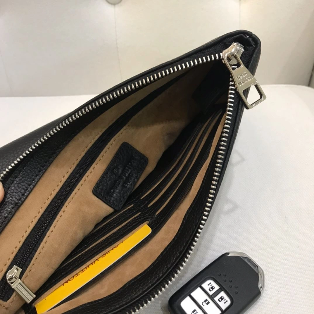 Accurate model Mens Louis Vuitton Clutch Bags