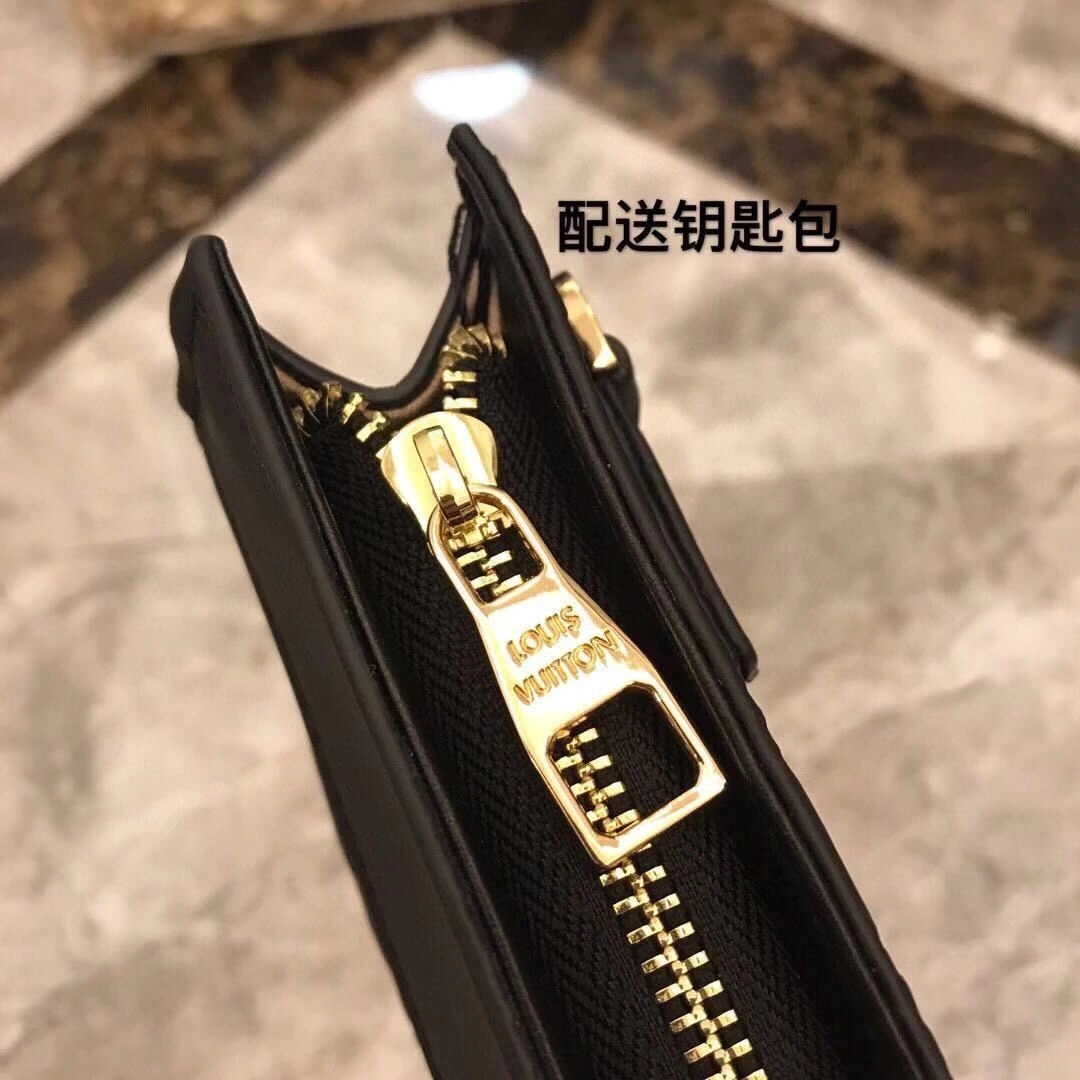 Brand-authenticated Mens Louis Vuitton Clutch Bags