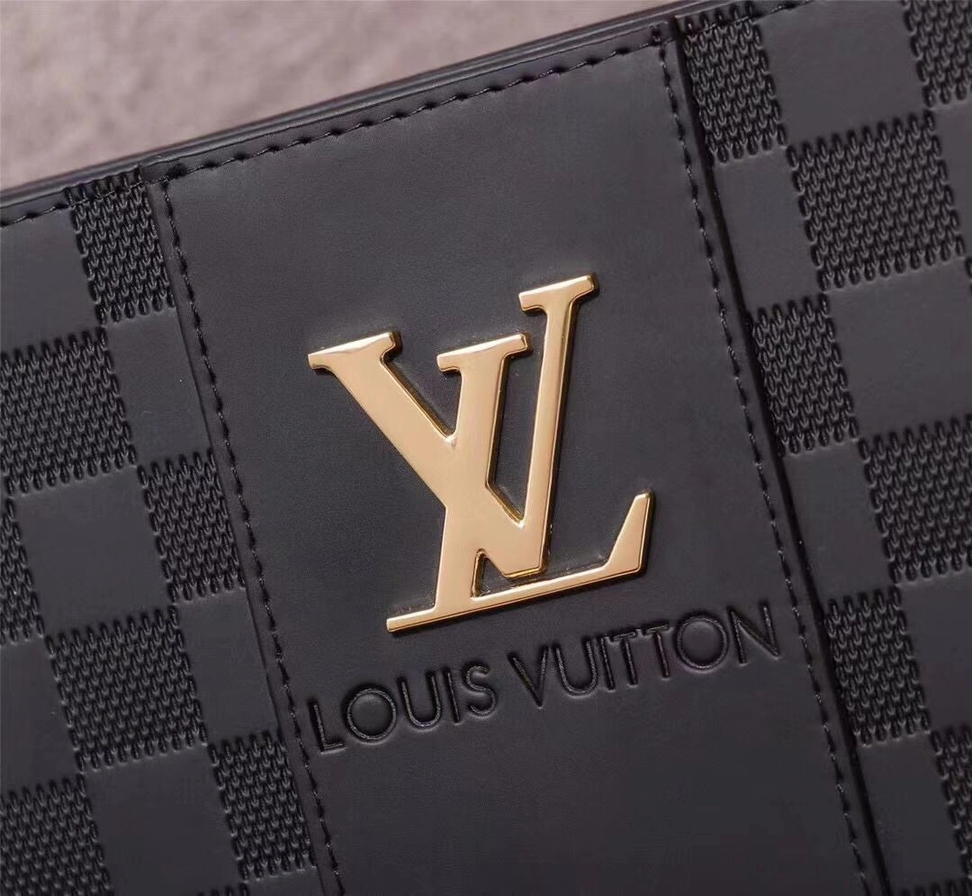 Top mirror Mens Louis Vuitton Clutch Bags