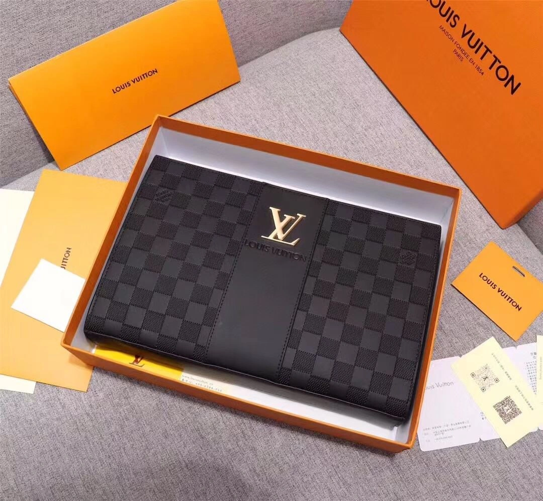 Top mirror Mens Louis Vuitton Clutch Bags