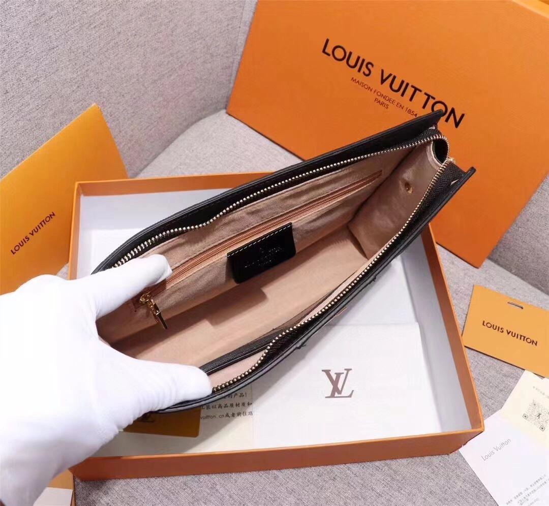 Top mirror Mens Louis Vuitton Clutch Bags