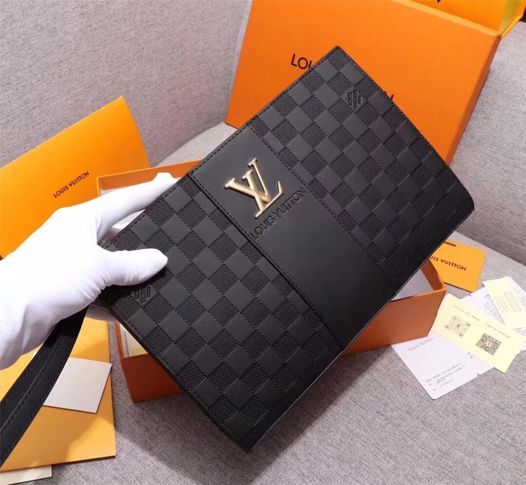 Top mirror Mens Louis Vuitton Clutch Bags