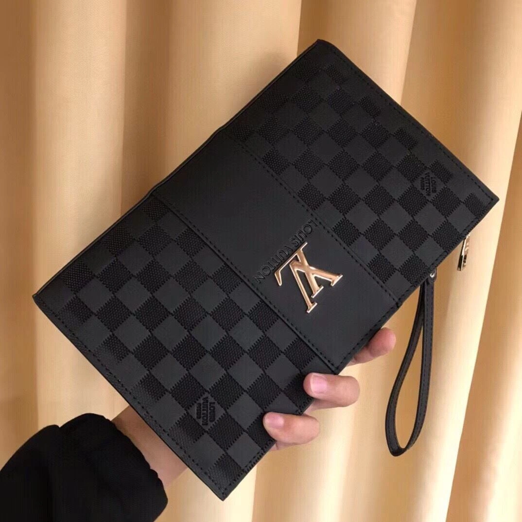 Exact replica Mens Louis Vuitton Clutch Bags