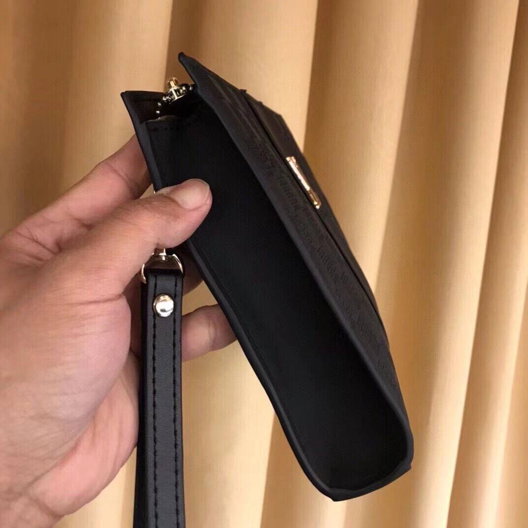 Exact replica Mens Louis Vuitton Clutch Bags