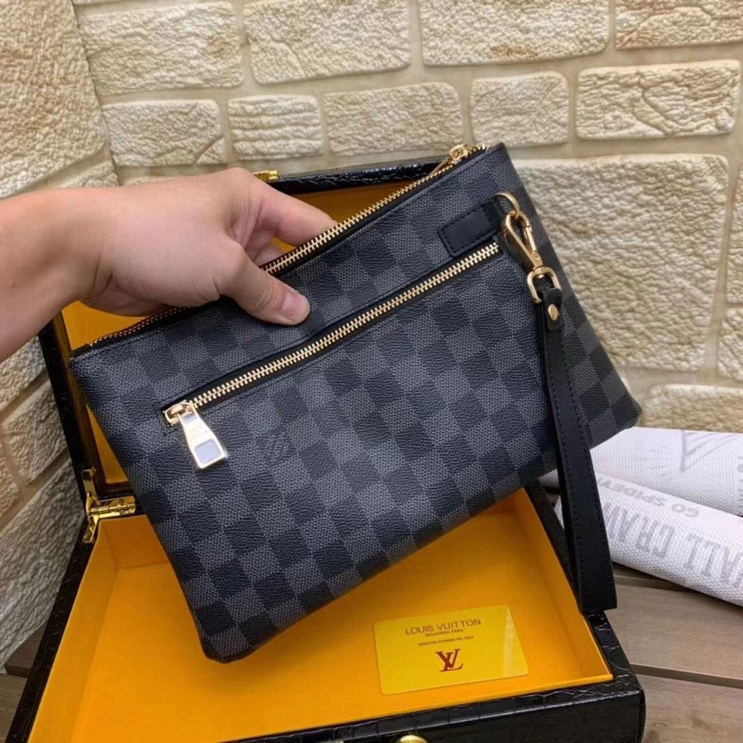 Exact replica Mens Louis Vuitton Clutch Bags