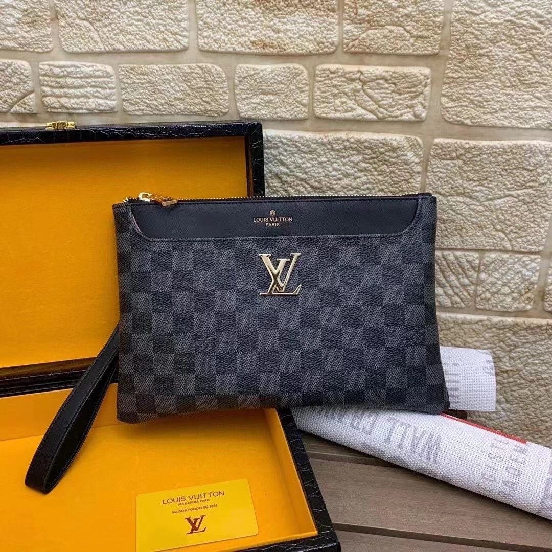 Exact replica Mens Louis Vuitton Clutch Bags