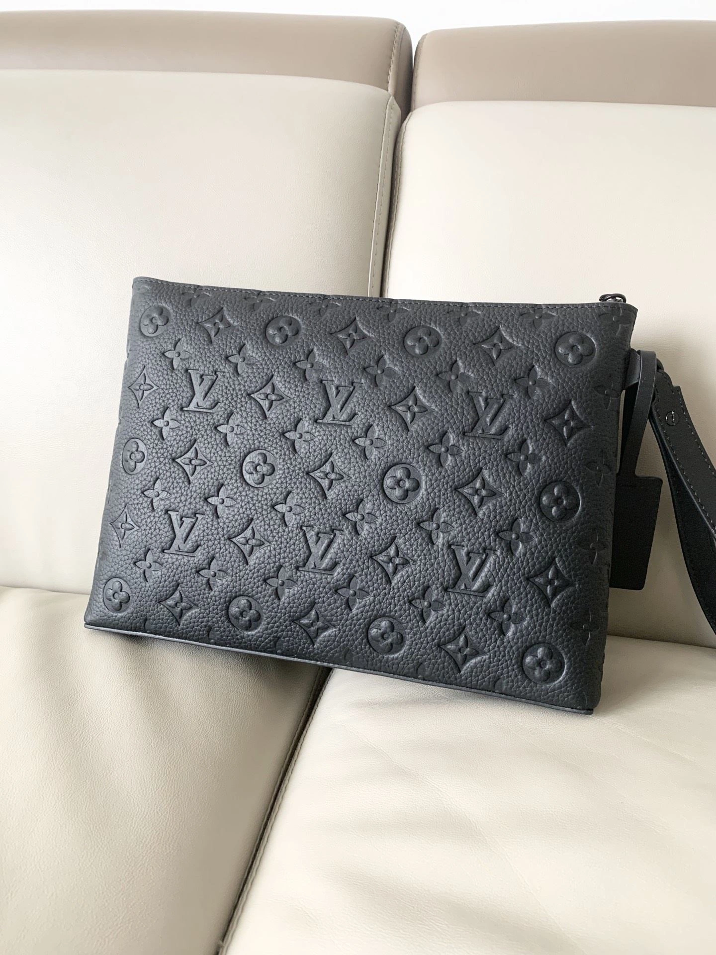 Low-cost Mens Louis Vuitton Clutch Bags