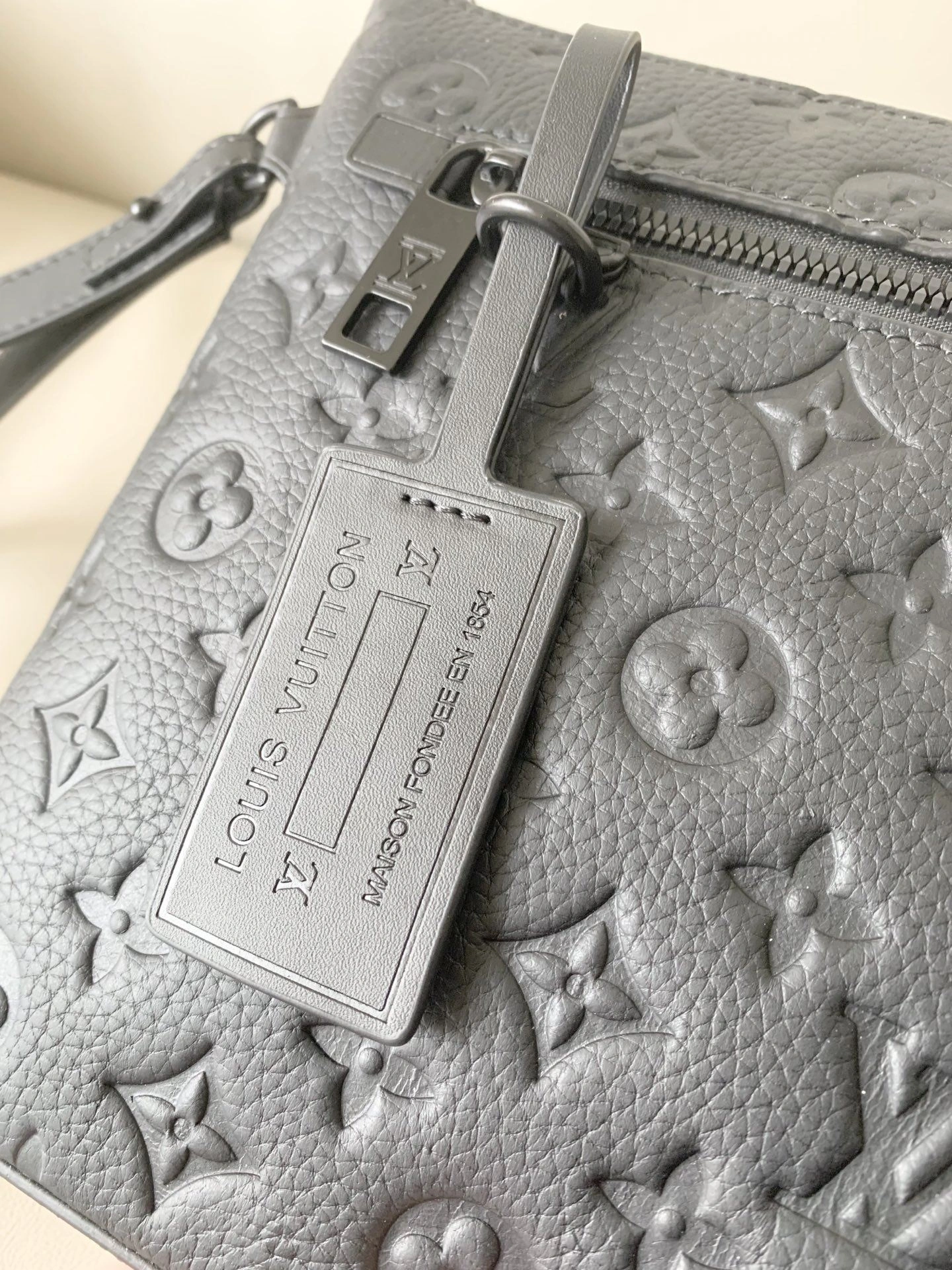 Low-cost Mens Louis Vuitton Clutch Bags
