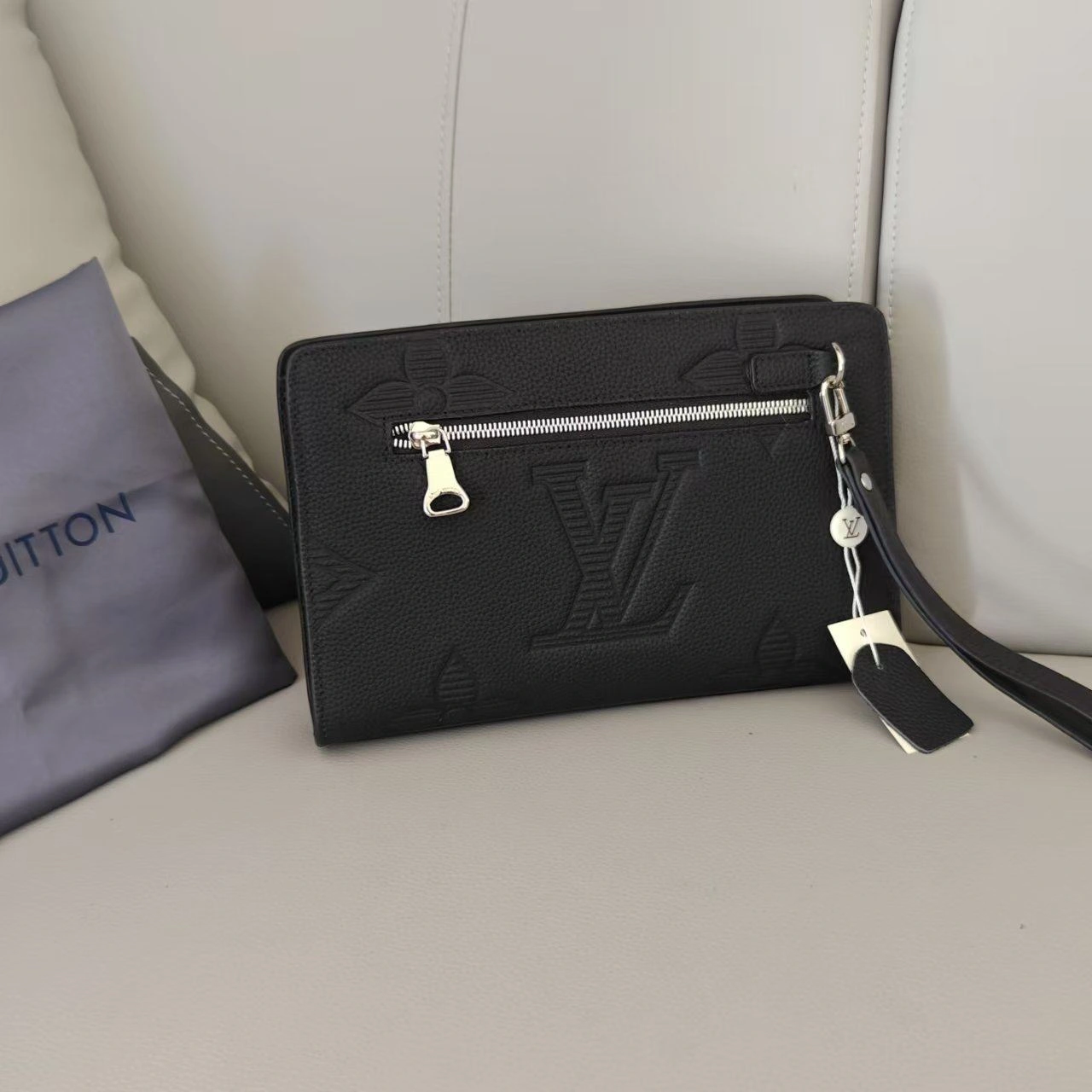 Mirror quality Mens Louis Vuitton Clutch Bags