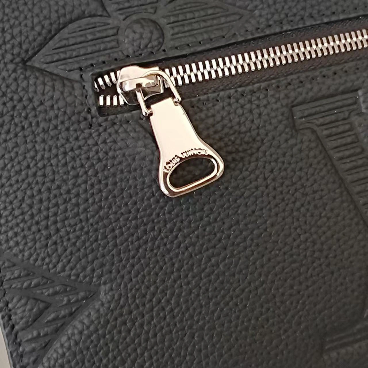 Mirror quality Mens Louis Vuitton Clutch Bags