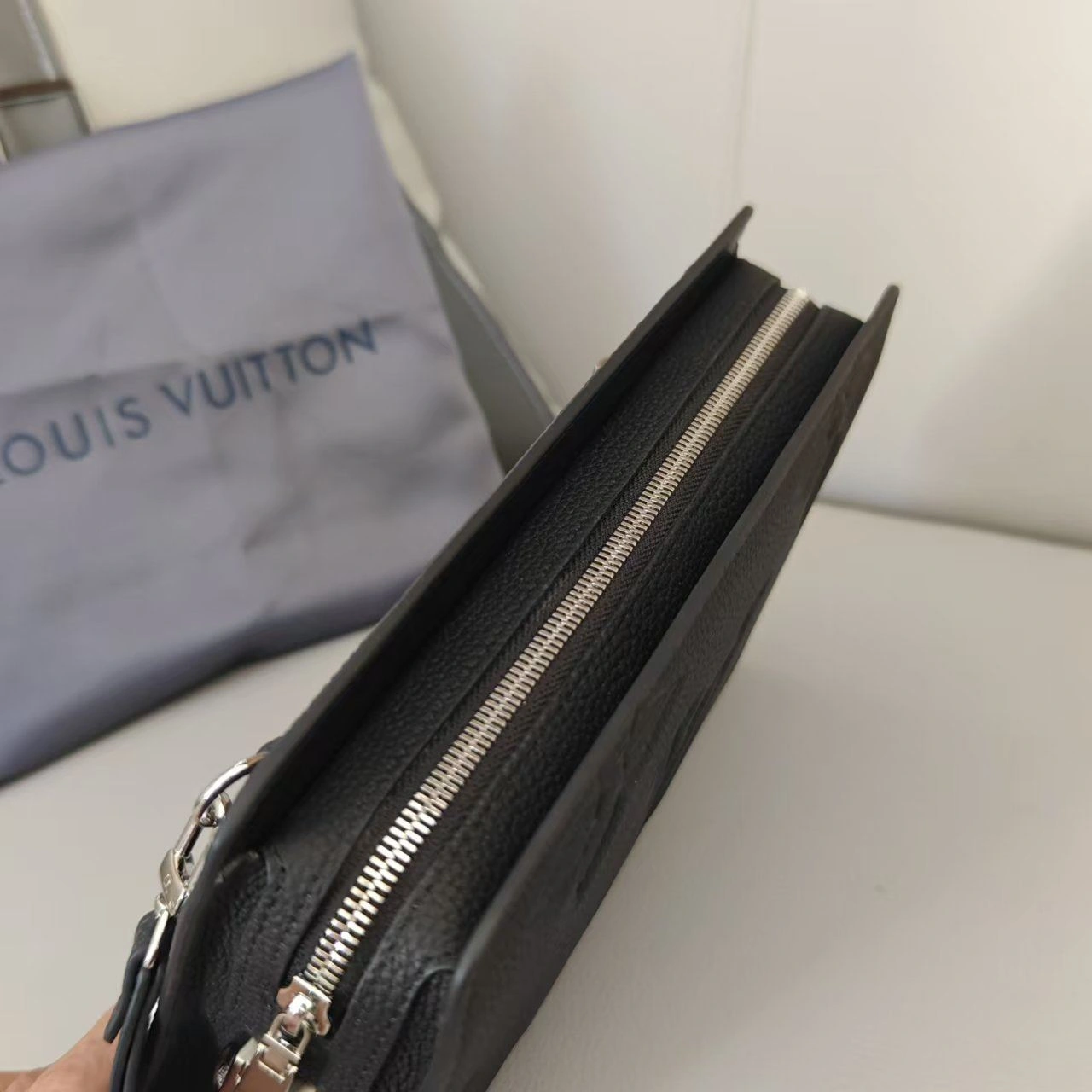 Mirror quality Mens Louis Vuitton Clutch Bags