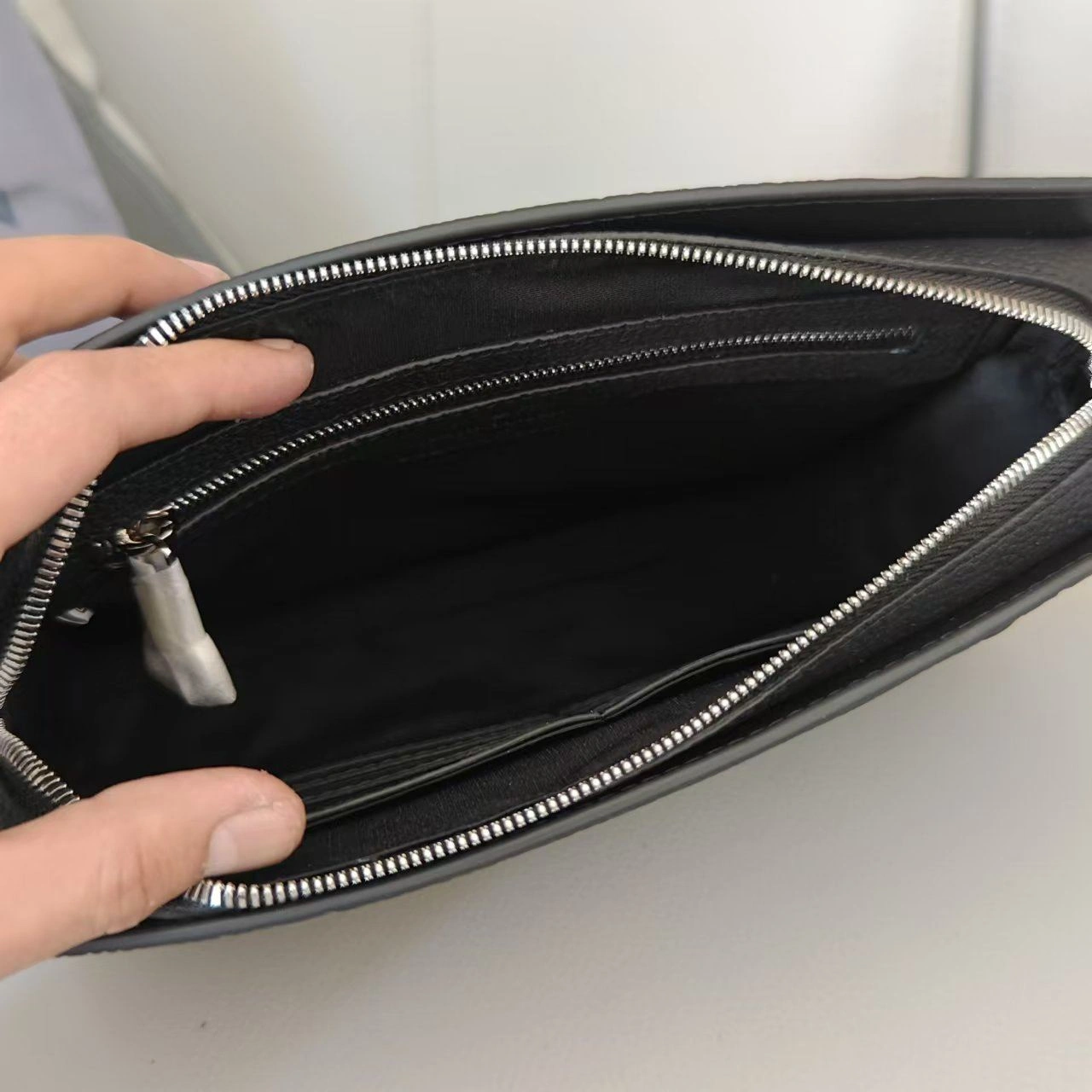 Mirror quality Mens Louis Vuitton Clutch Bags