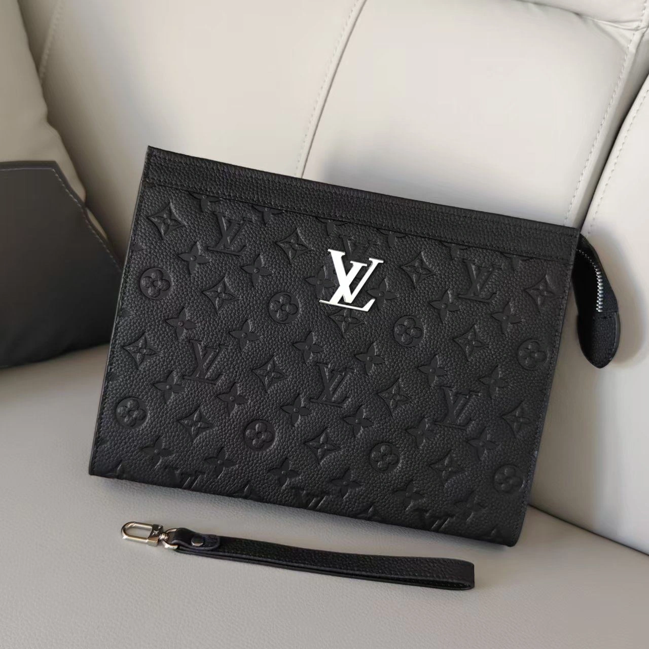 Mens Louis Vuitton Clutch Bags