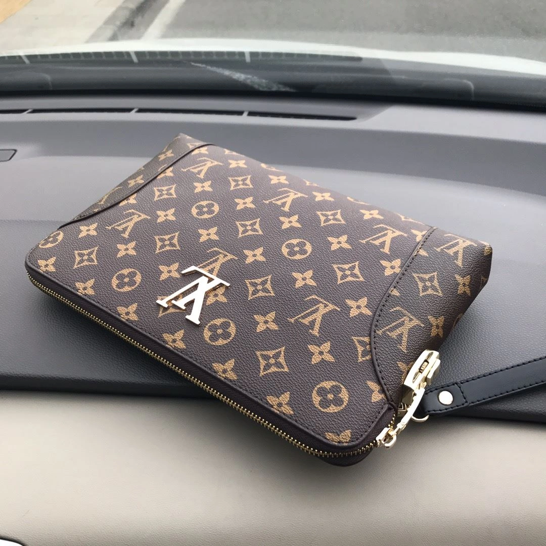 High accuracy Mens Louis Vuitton Clutch Bags