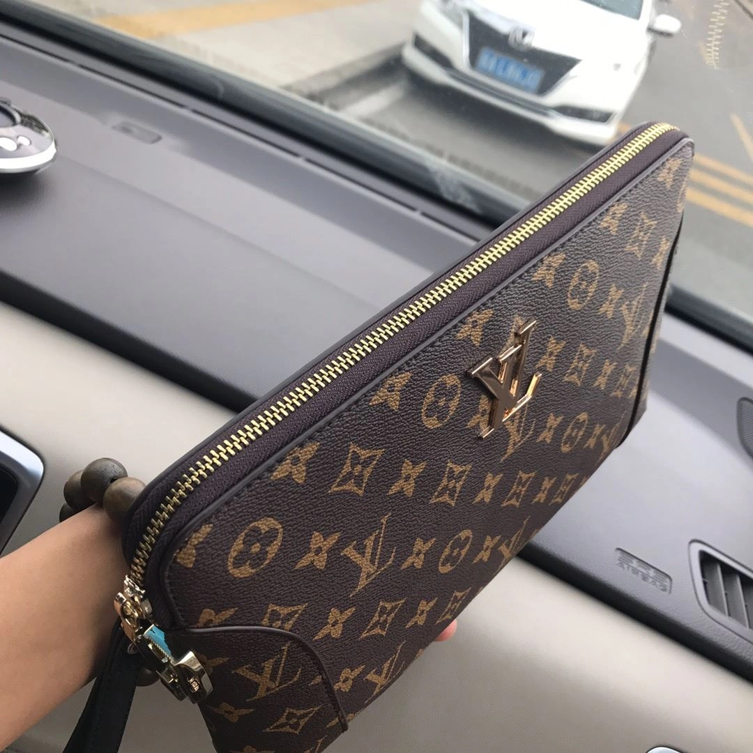 High accuracy Mens Louis Vuitton Clutch Bags