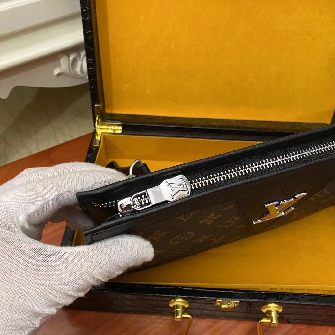 Legit Mens Louis Vuitton Clutch Bags