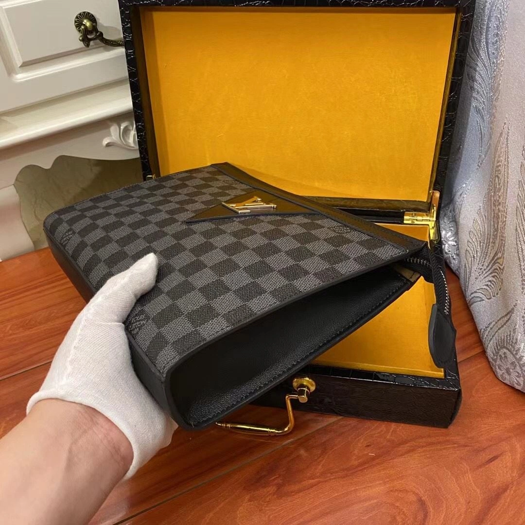 High fidelity Mens Louis Vuitton Clutch Bags
