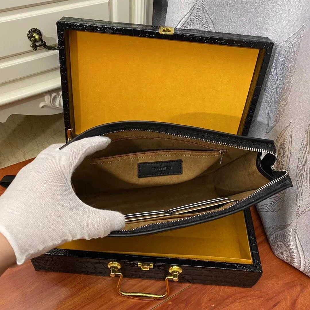 High fidelity Mens Louis Vuitton Clutch Bags