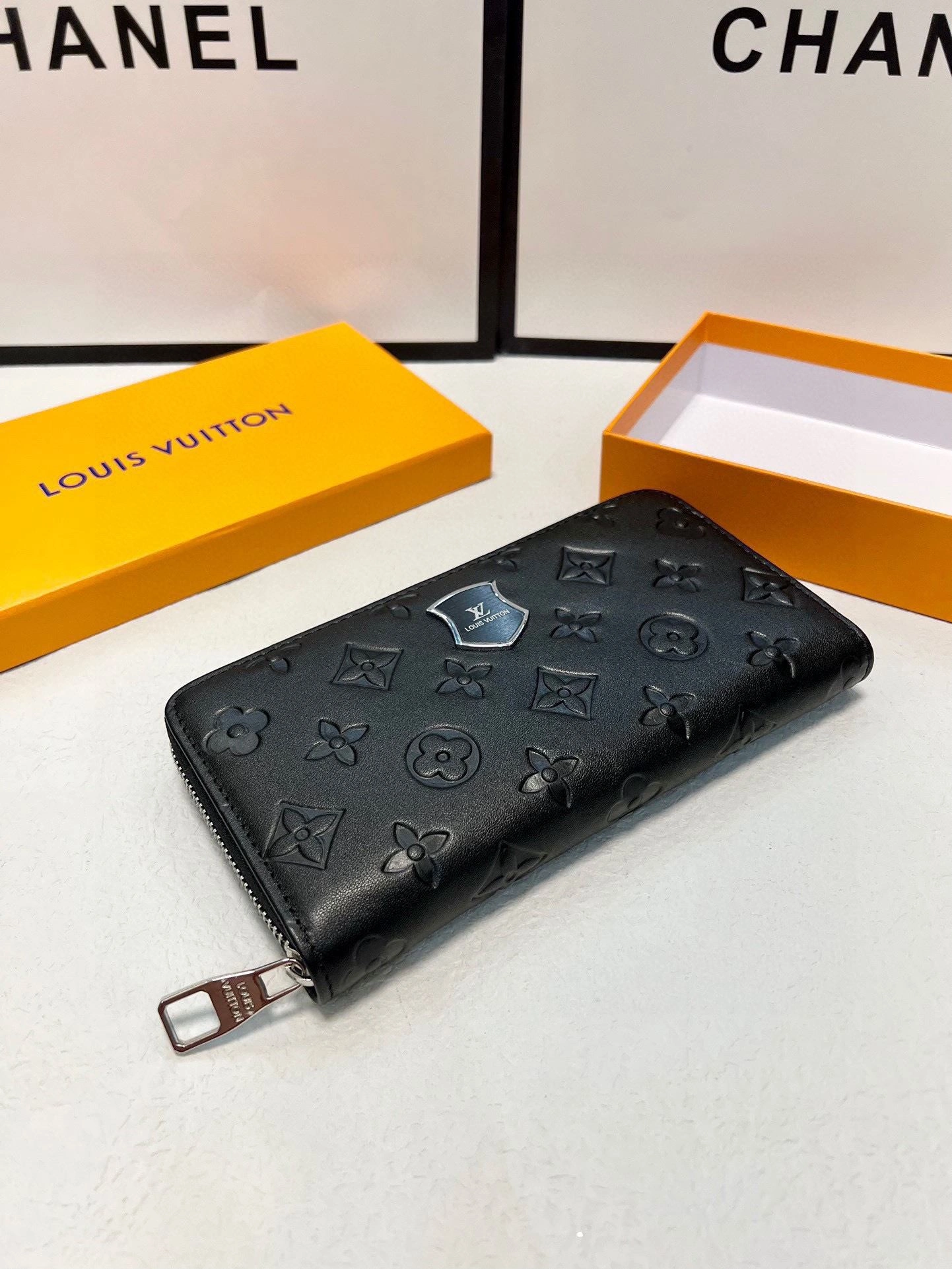 Indistinguishable Mens Louis Vuitton Clutch Bags