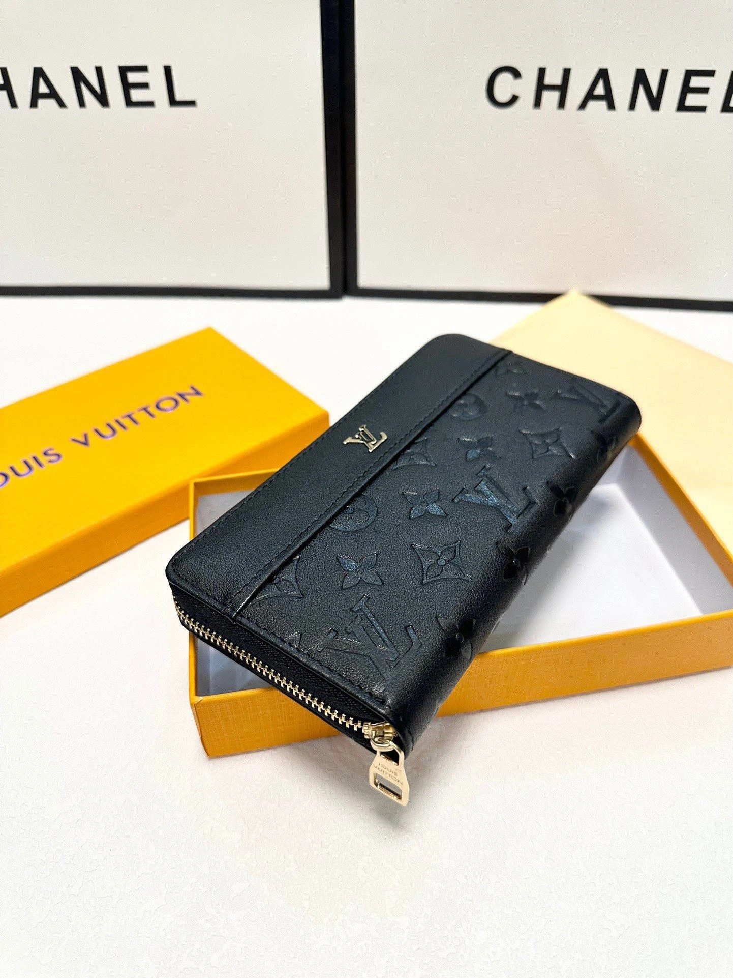Reasonably priced Mens Louis Vuitton Clutch Bags