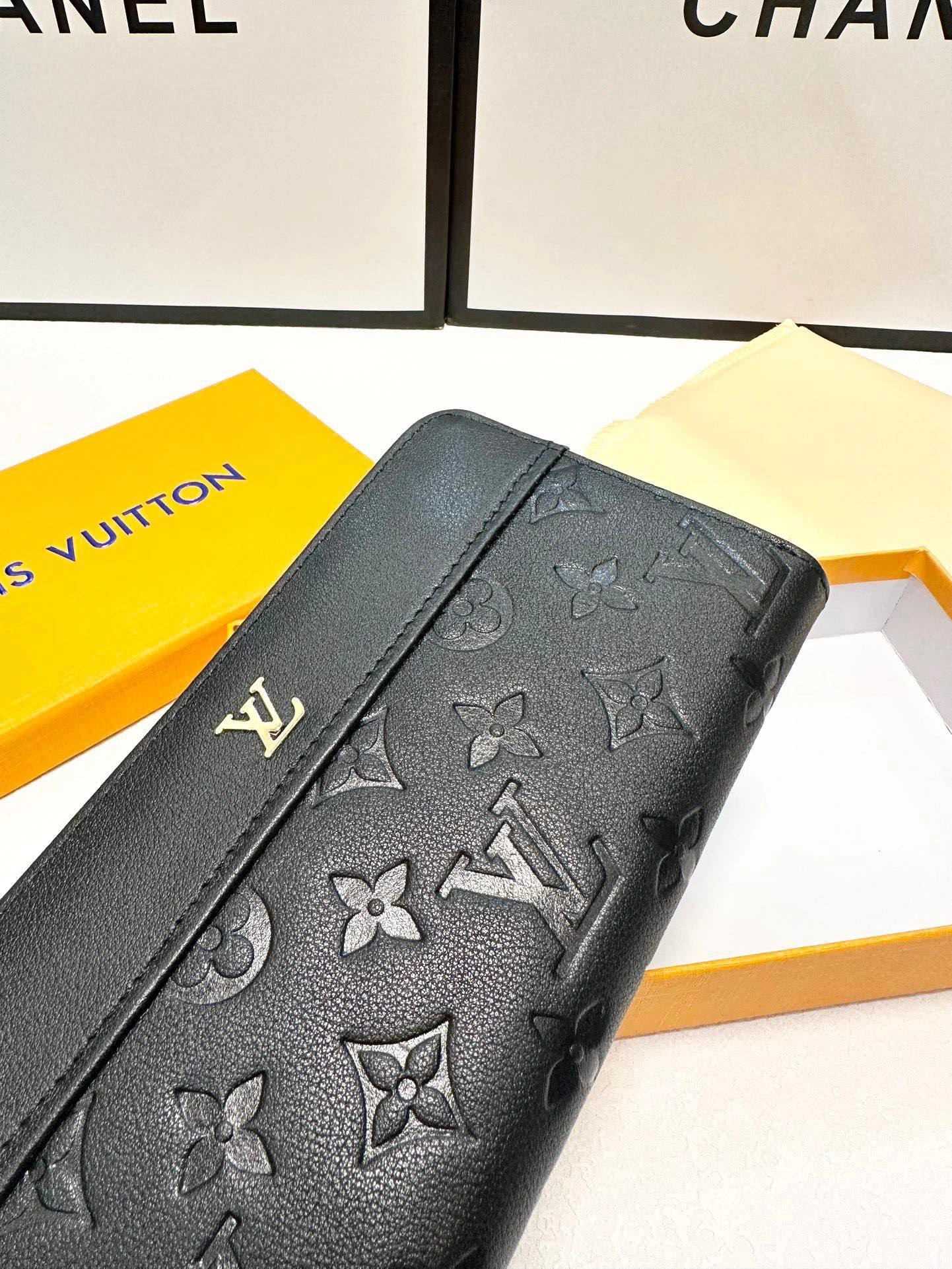 Reasonably priced Mens Louis Vuitton Clutch Bags