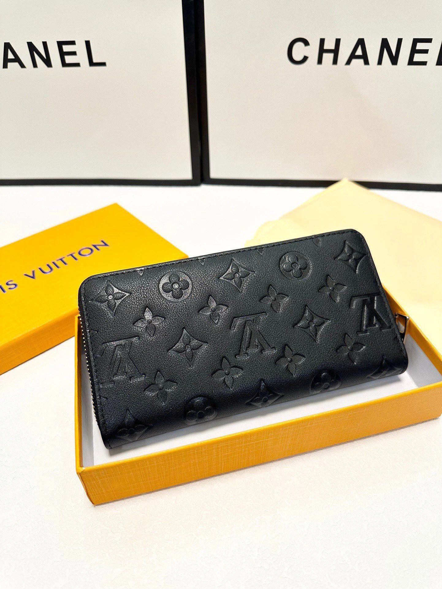 Reasonably priced Mens Louis Vuitton Clutch Bags