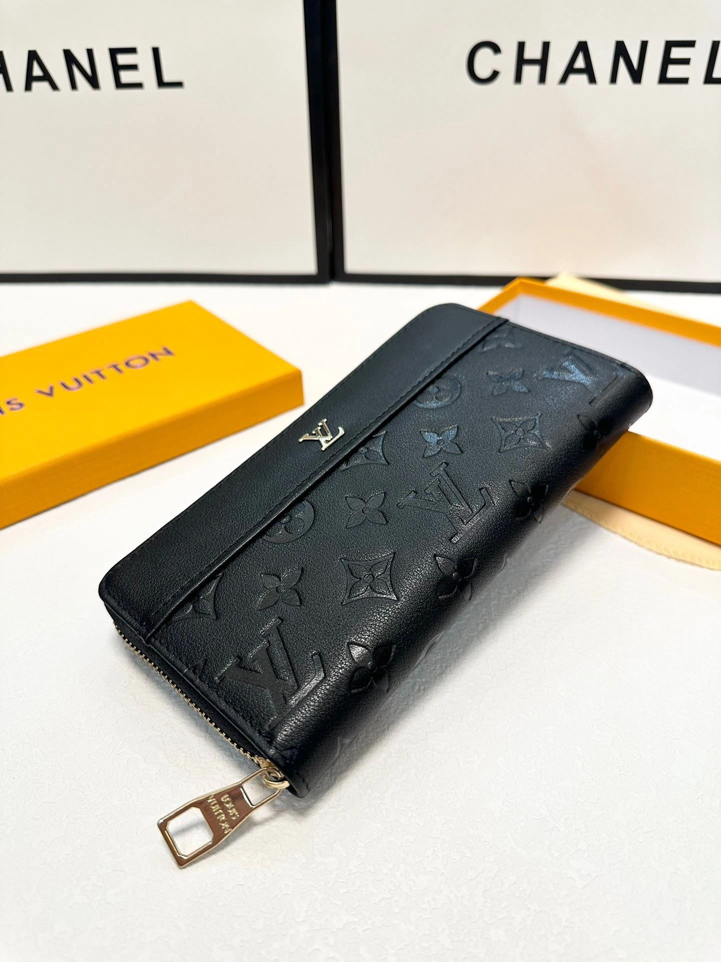 Reasonably priced Mens Louis Vuitton Clutch Bags
