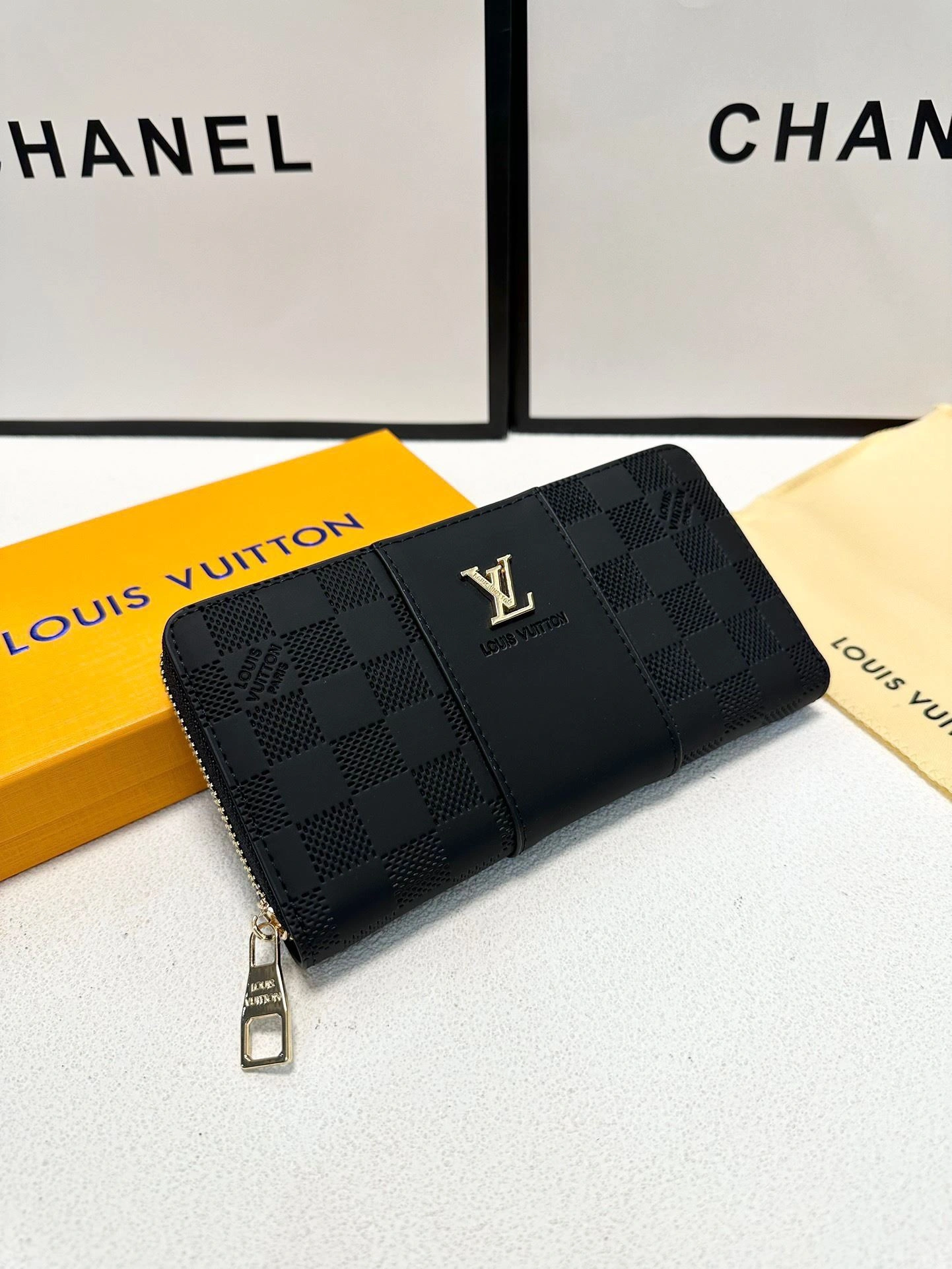 Reasonably priced Mens Louis Vuitton Clutch Bags
