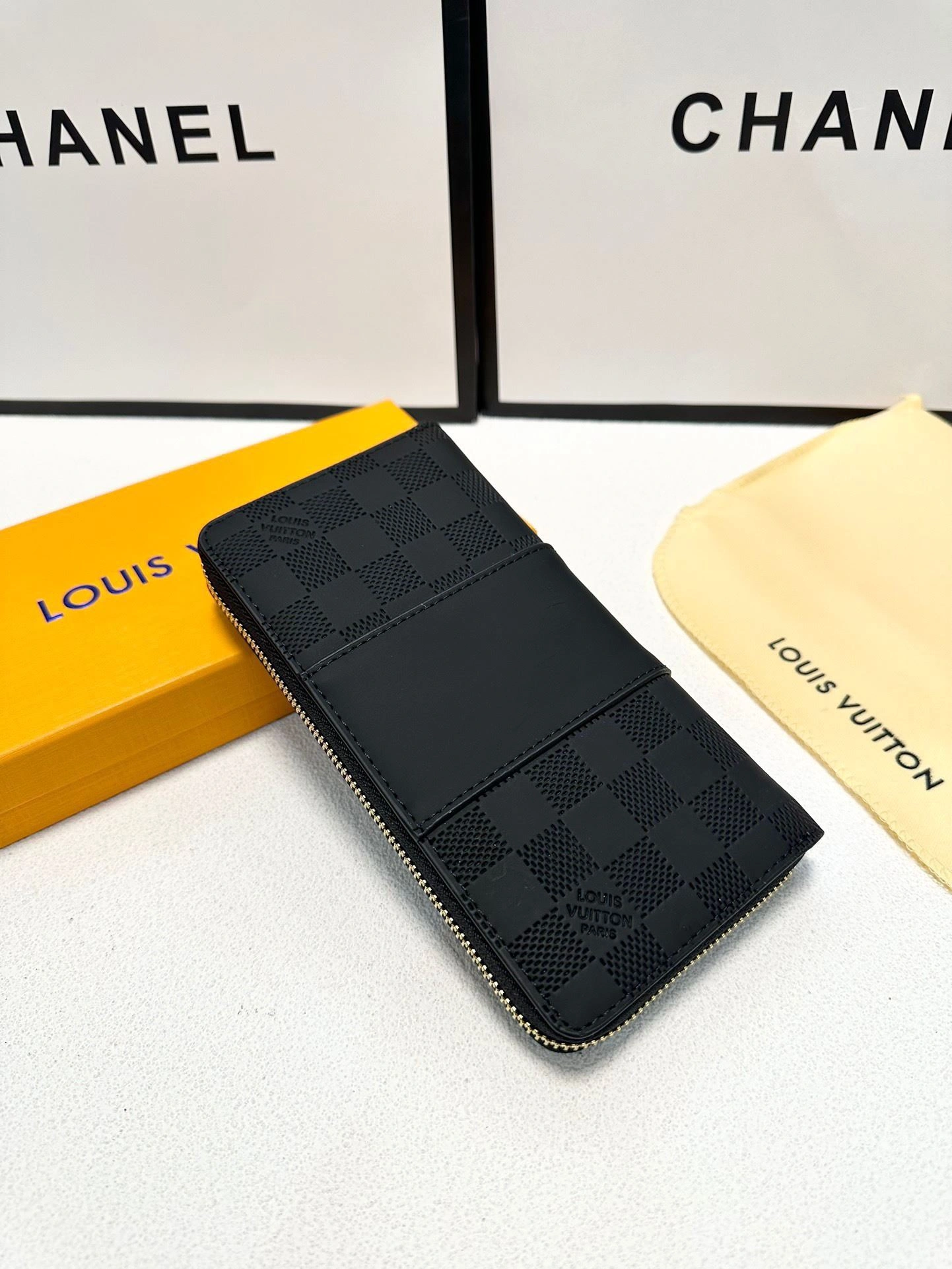 Reasonably priced Mens Louis Vuitton Clutch Bags