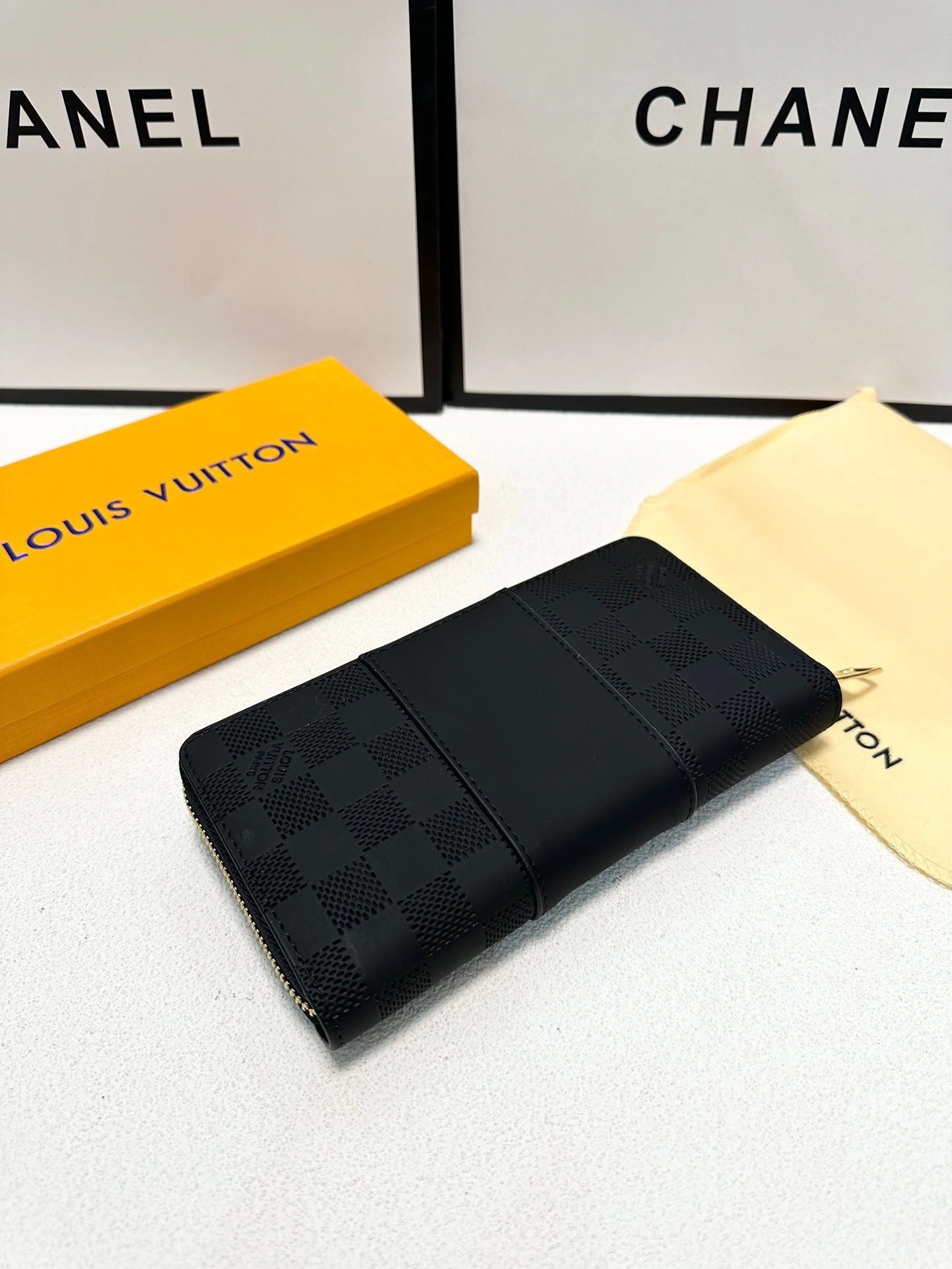 Reasonably priced Mens Louis Vuitton Clutch Bags