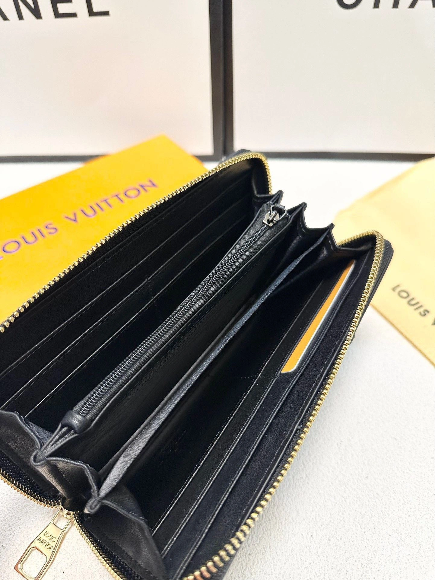 Reasonably priced Mens Louis Vuitton Clutch Bags