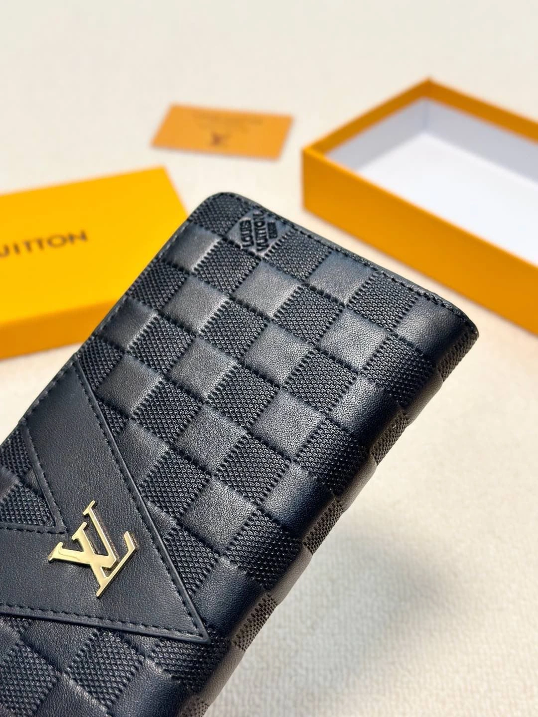Brand-authenticated Mens Louis Vuitton Clutch Bags