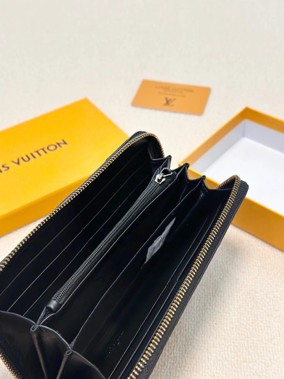 Brand-authenticated Mens Louis Vuitton Clutch Bags