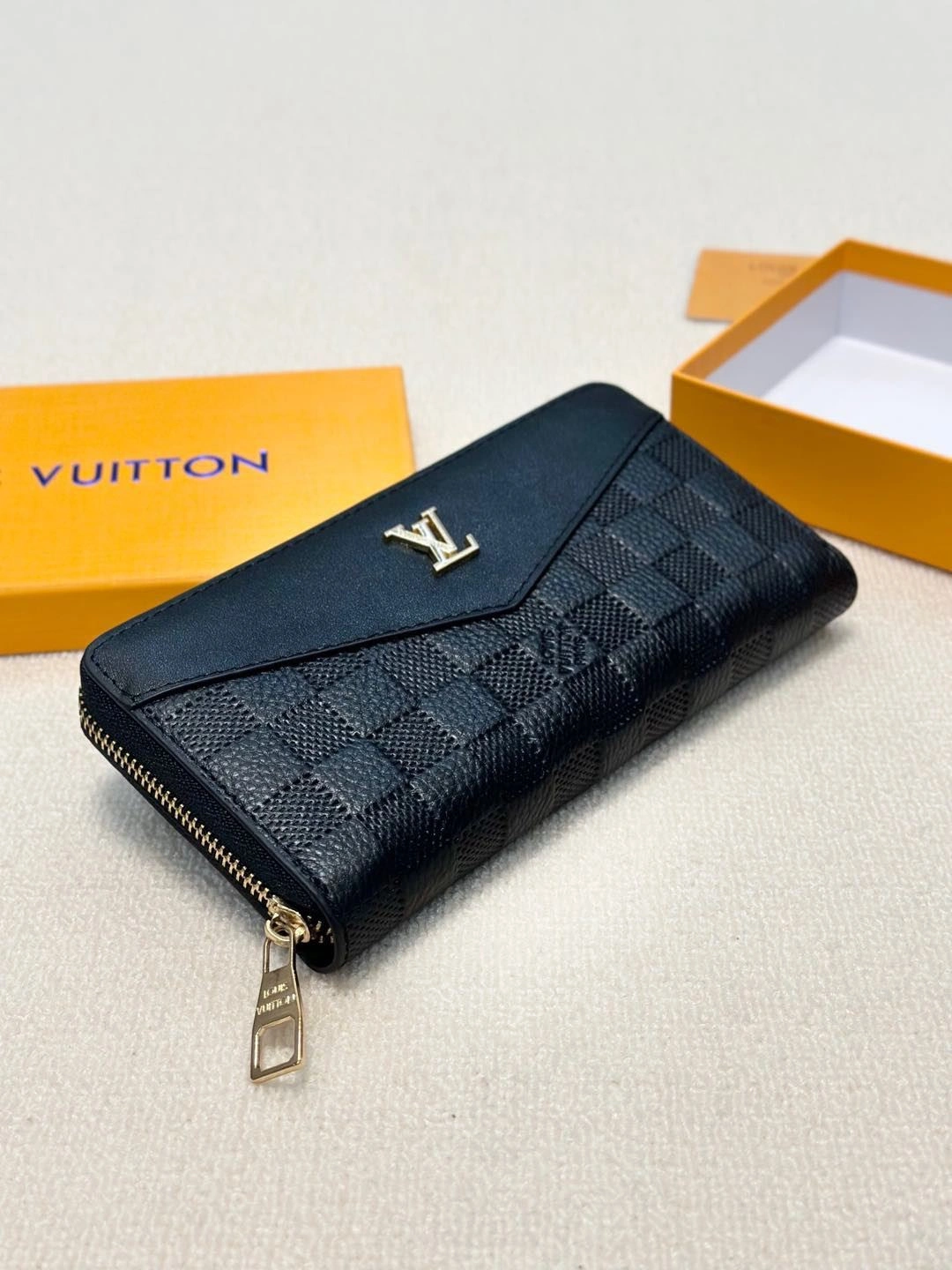 Brand-authenticated Mens Louis Vuitton Clutch Bags