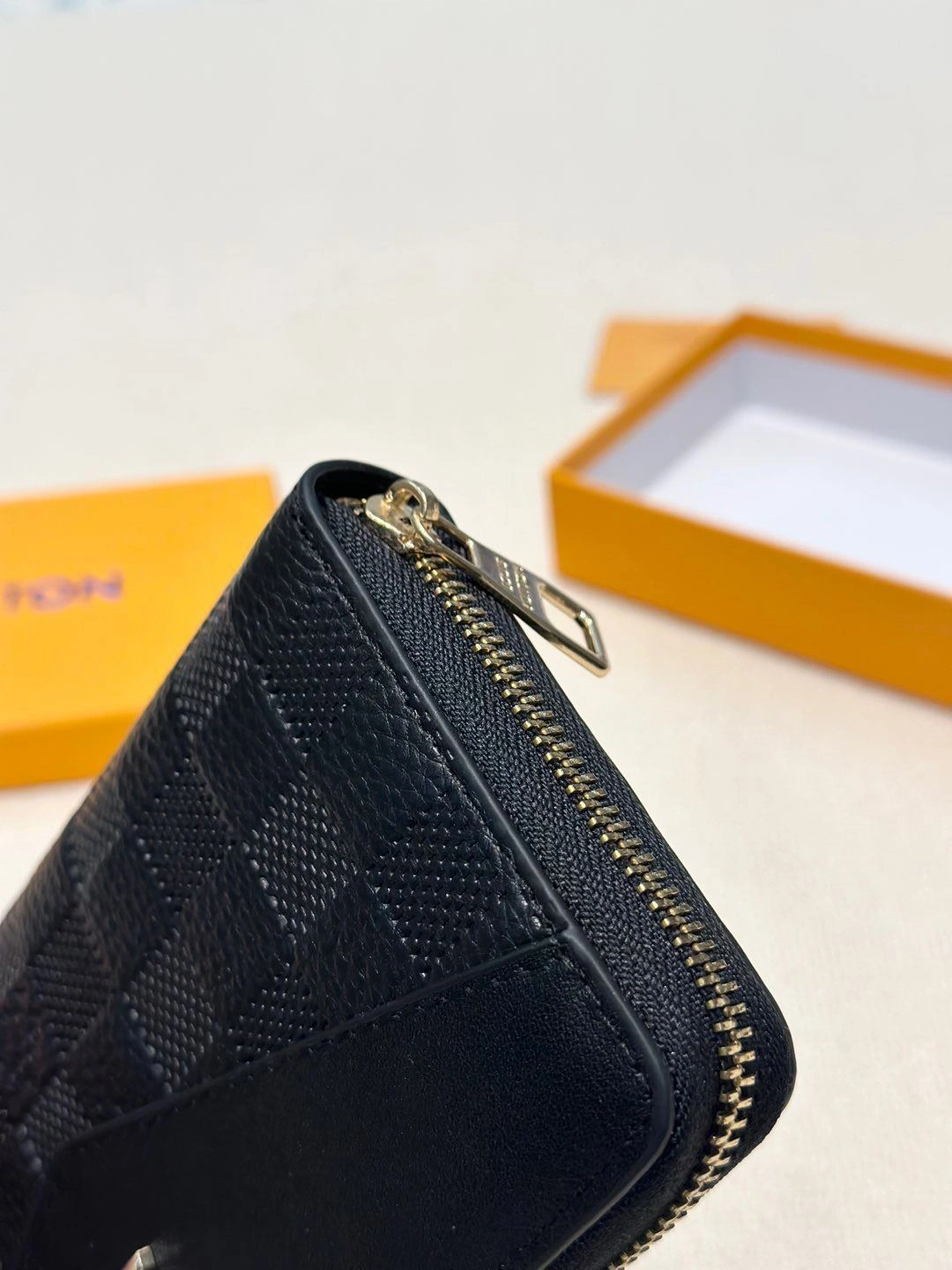 Brand-authenticated Mens Louis Vuitton Clutch Bags