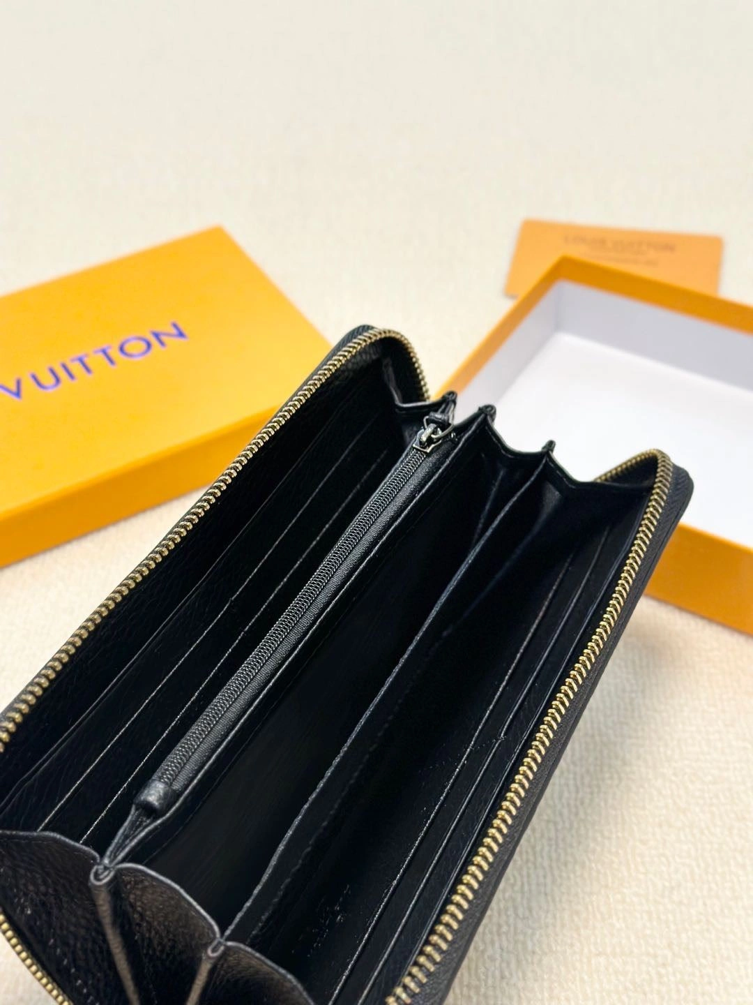 Brand-authenticated Mens Louis Vuitton Clutch Bags