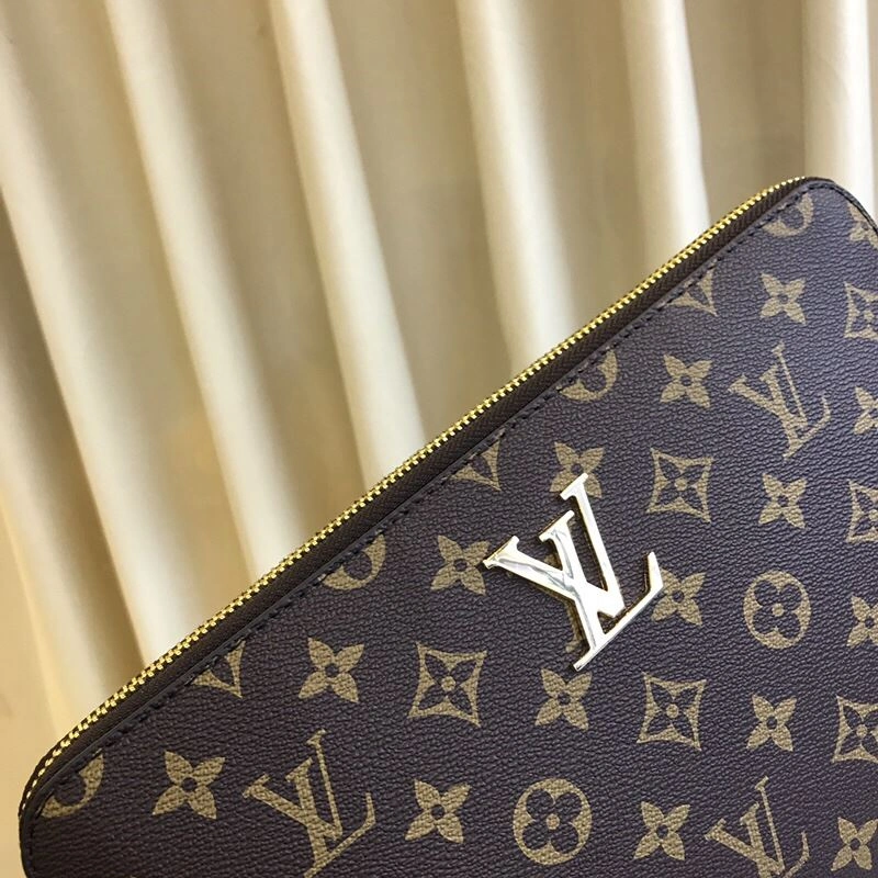 Exact replica Mens Louis Vuitton Clutch Bags