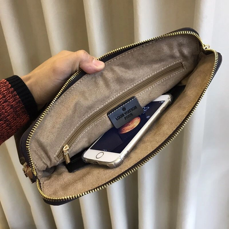 Exact replica Mens Louis Vuitton Clutch Bags