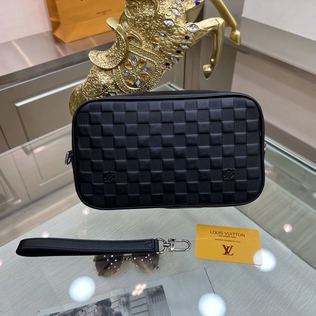 Value-priced Mens Louis Vuitton Clutch Bags