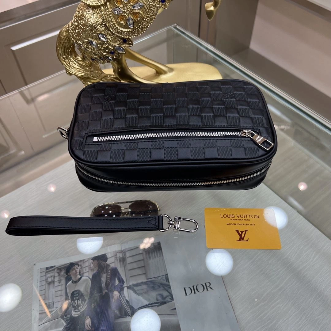 Value-priced Mens Louis Vuitton Clutch Bags