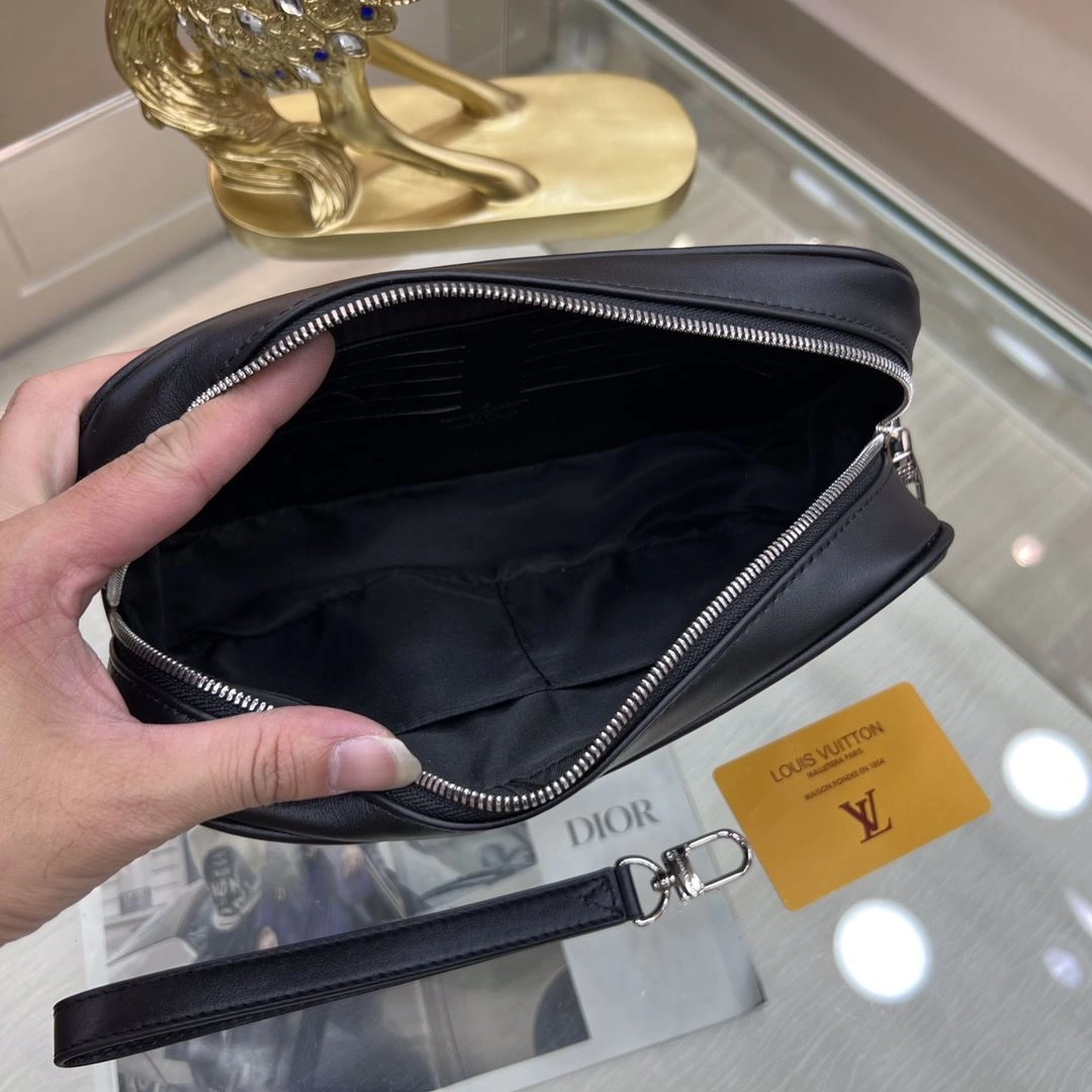 Value-priced Mens Louis Vuitton Clutch Bags