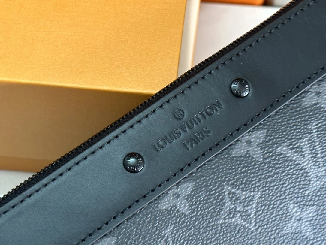Official Mens Louis Vuitton Clutch Bags
