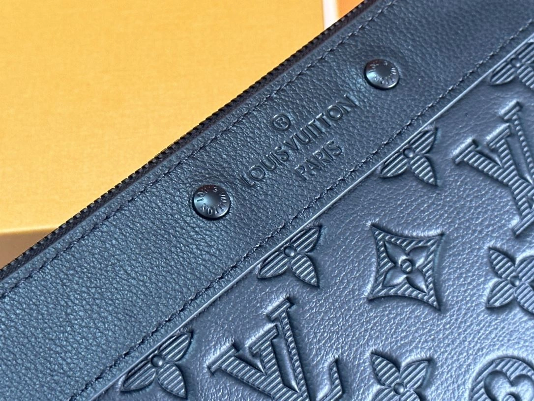 Official Mens Louis Vuitton Clutch Bags