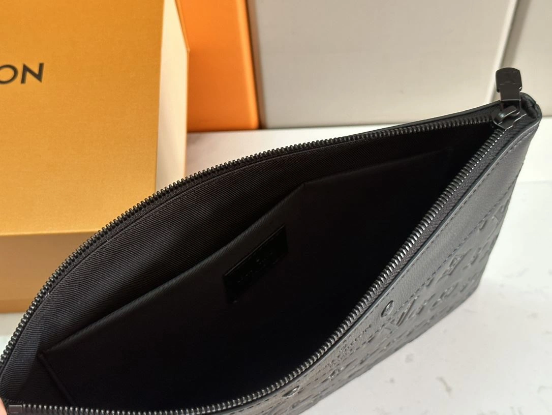 Official Mens Louis Vuitton Clutch Bags