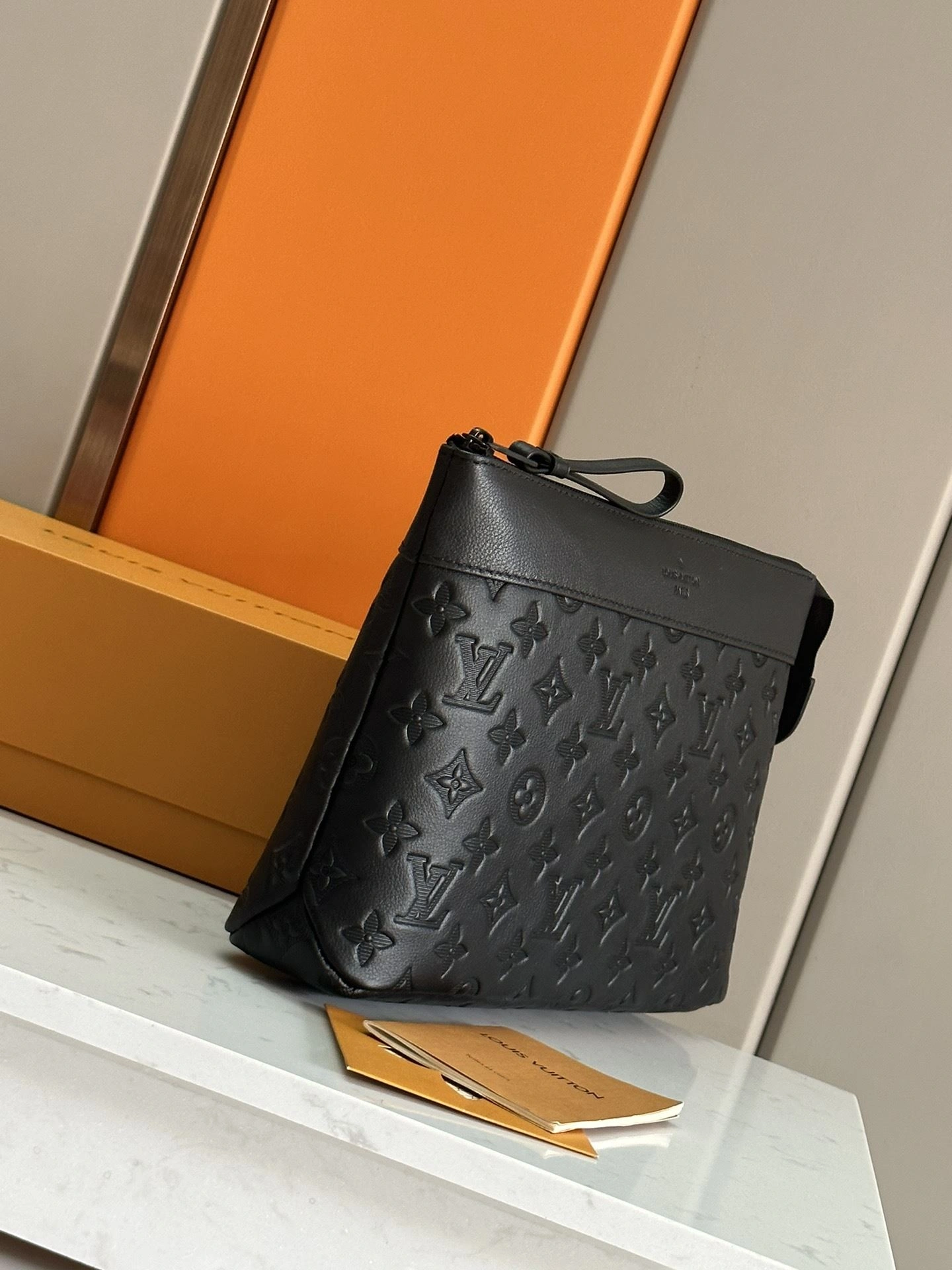 Accurate model Mens Louis Vuitton Clutch Bags