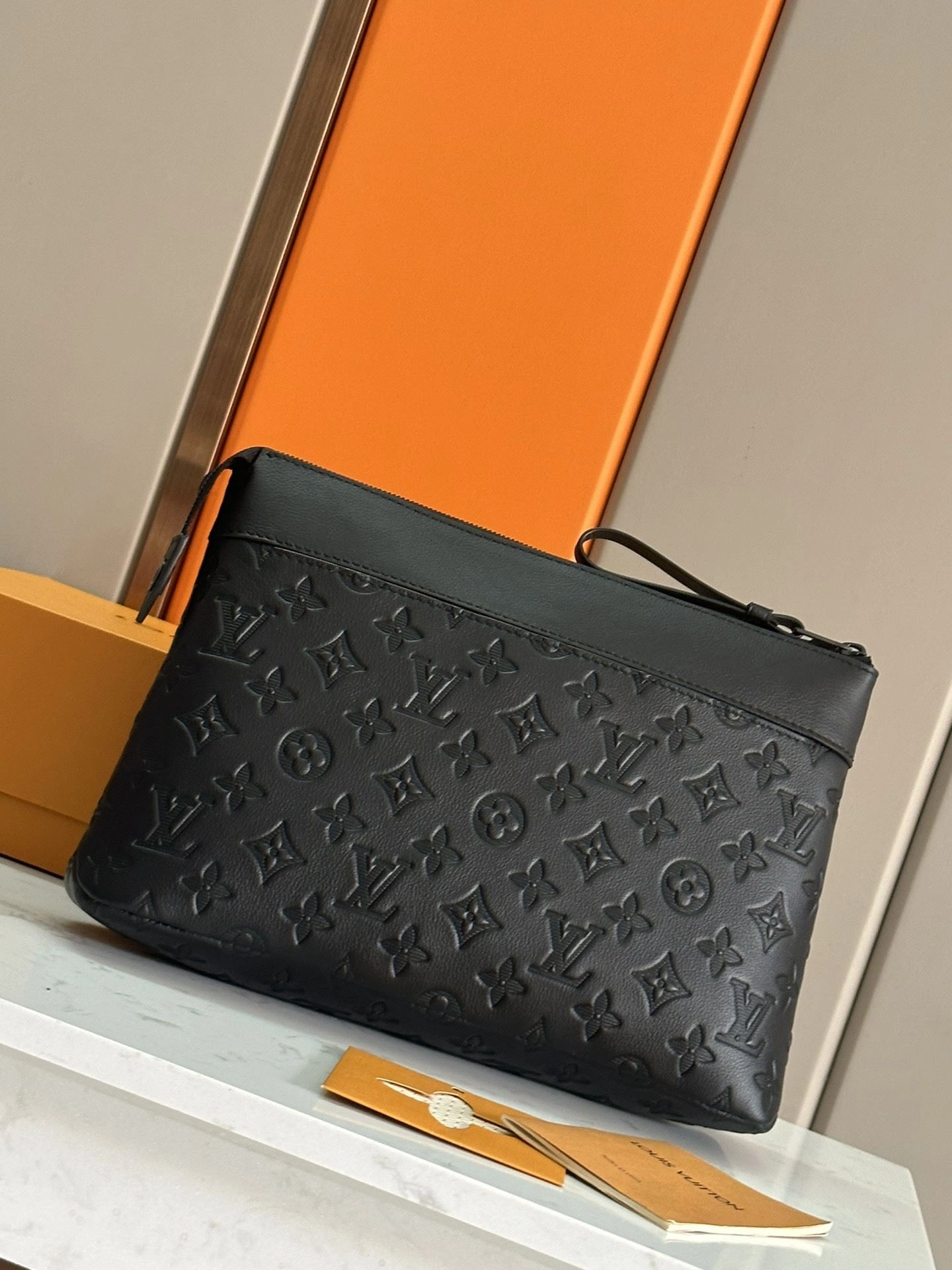 Accurate model Mens Louis Vuitton Clutch Bags