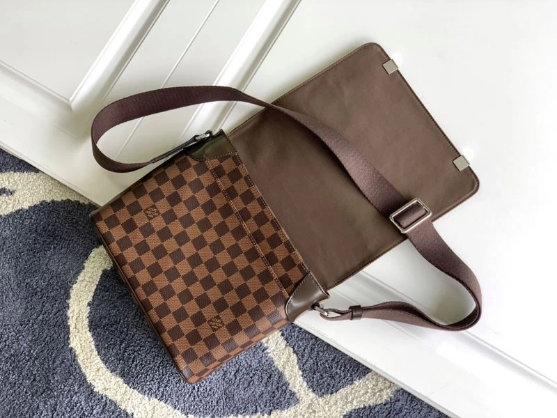 Accurate model Mens Louis Vuitton Satchel Bags
