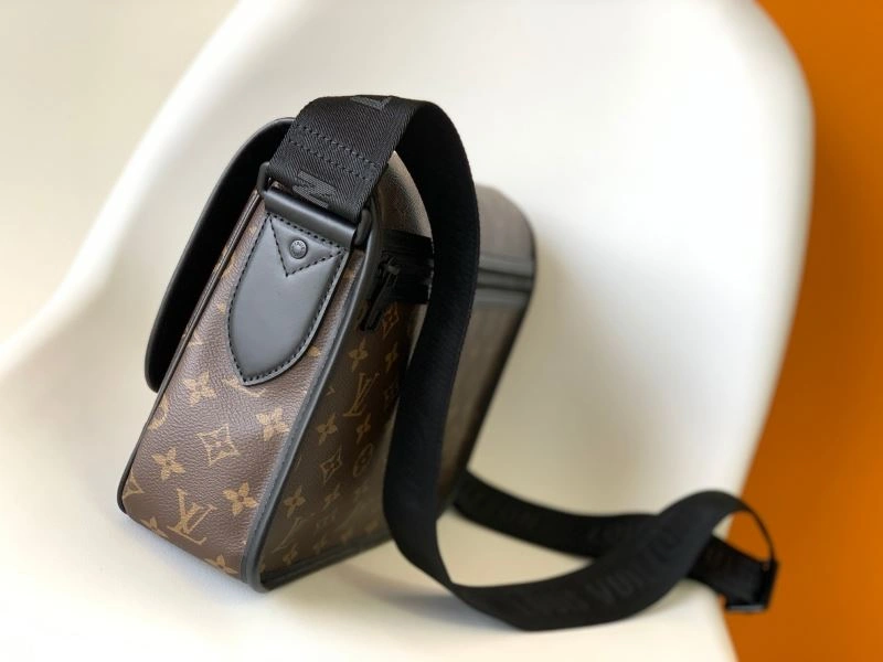 1:1 copy Mens Louis Vuitton Satchel Bags