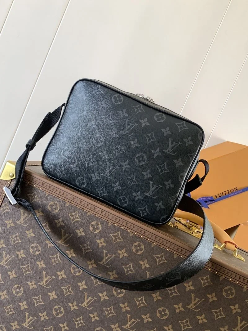 Indistinguishable Mens Louis Vuitton Satchel Bags