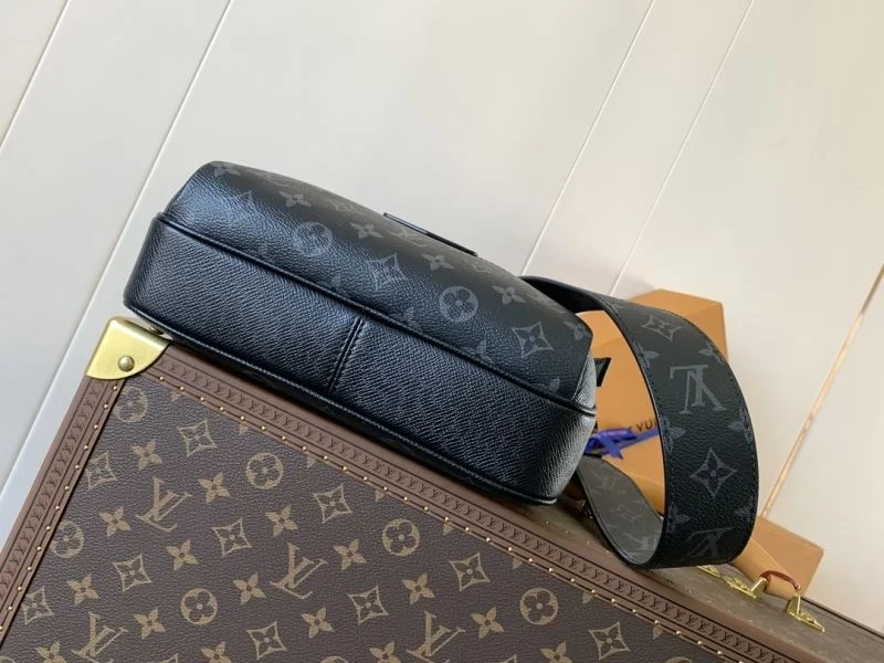 Indistinguishable Mens Louis Vuitton Satchel Bags